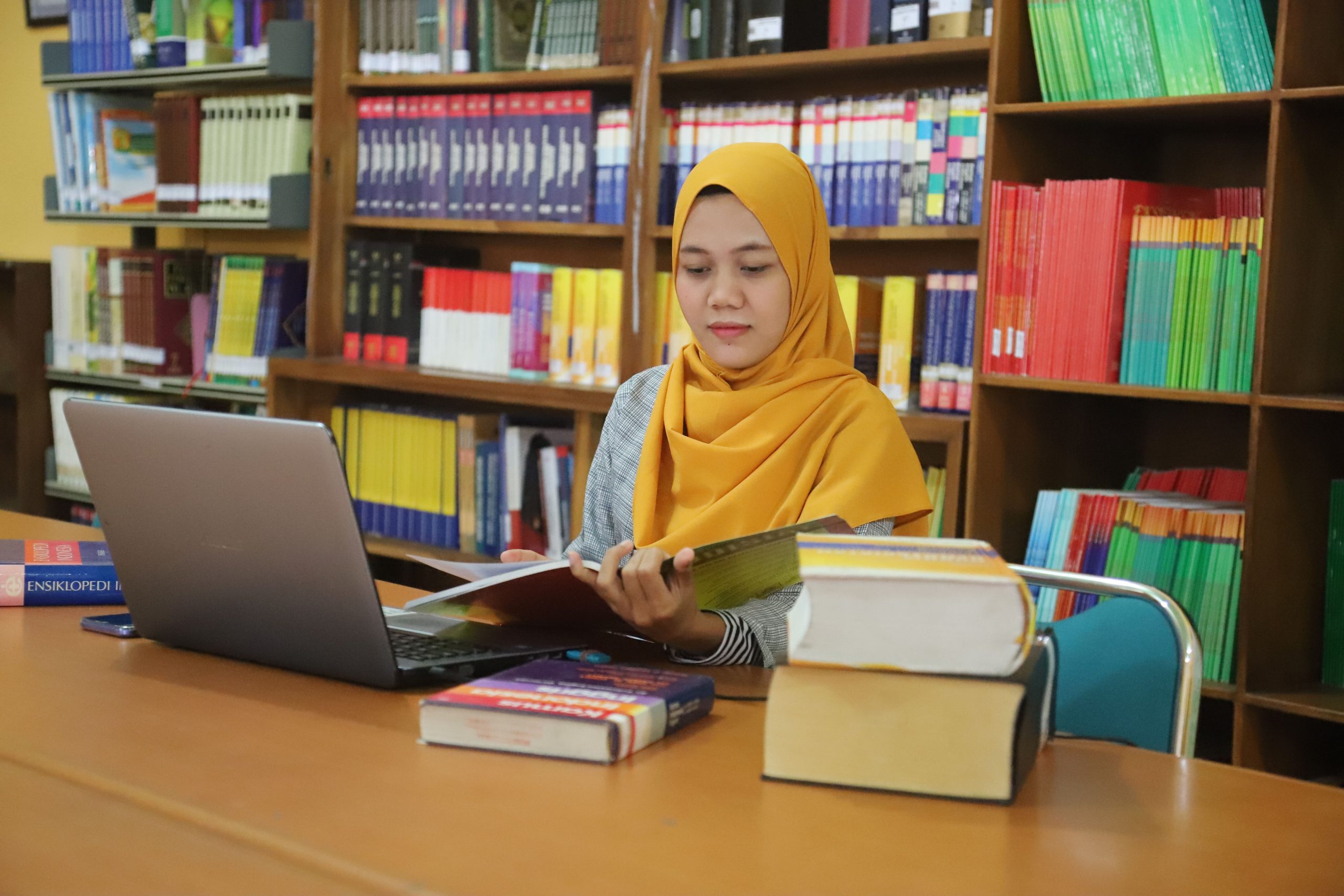 Pembukaan Ruang Diskusi dan Baca Bersama di Perpustakaan UMKO ...